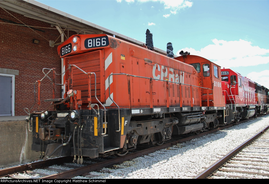Canadian Pacific SW1200 - CP 8166